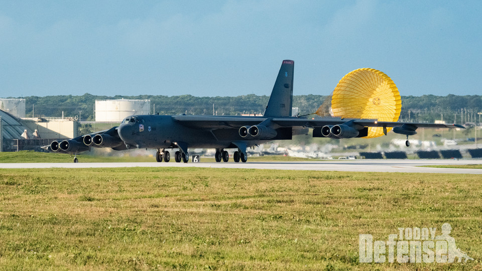 미공군, B-52H 전략폭격기 4대 괌 앤더슨 공군기지 전개